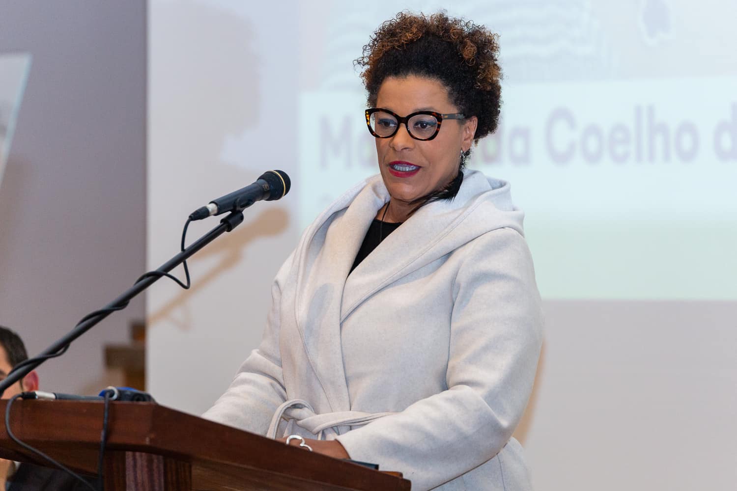 Autárquicas/2025: Margarida Paiva Gomes é a candidata da AD à Câmara de ...